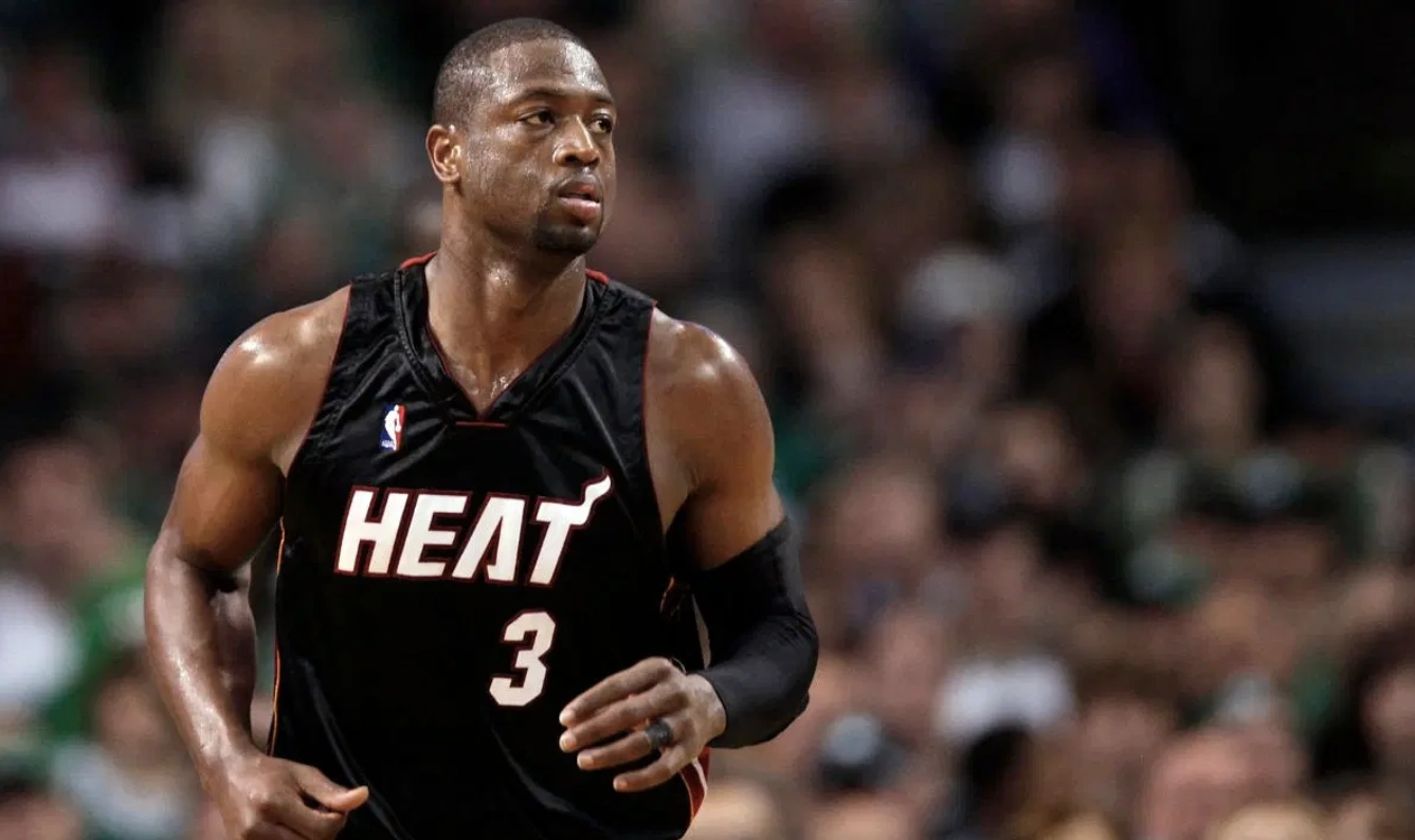 NBA 2K26 Dwyane Wade build: A 2-Way Mid-Paint Scorer SG build – Fenix ...